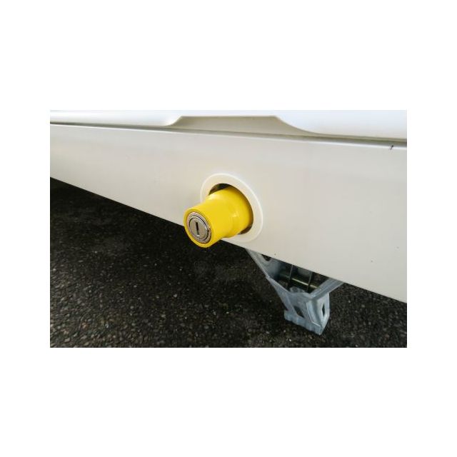 Superior Corner Steady Locks for Enhanced Vehicle Security | Milenco